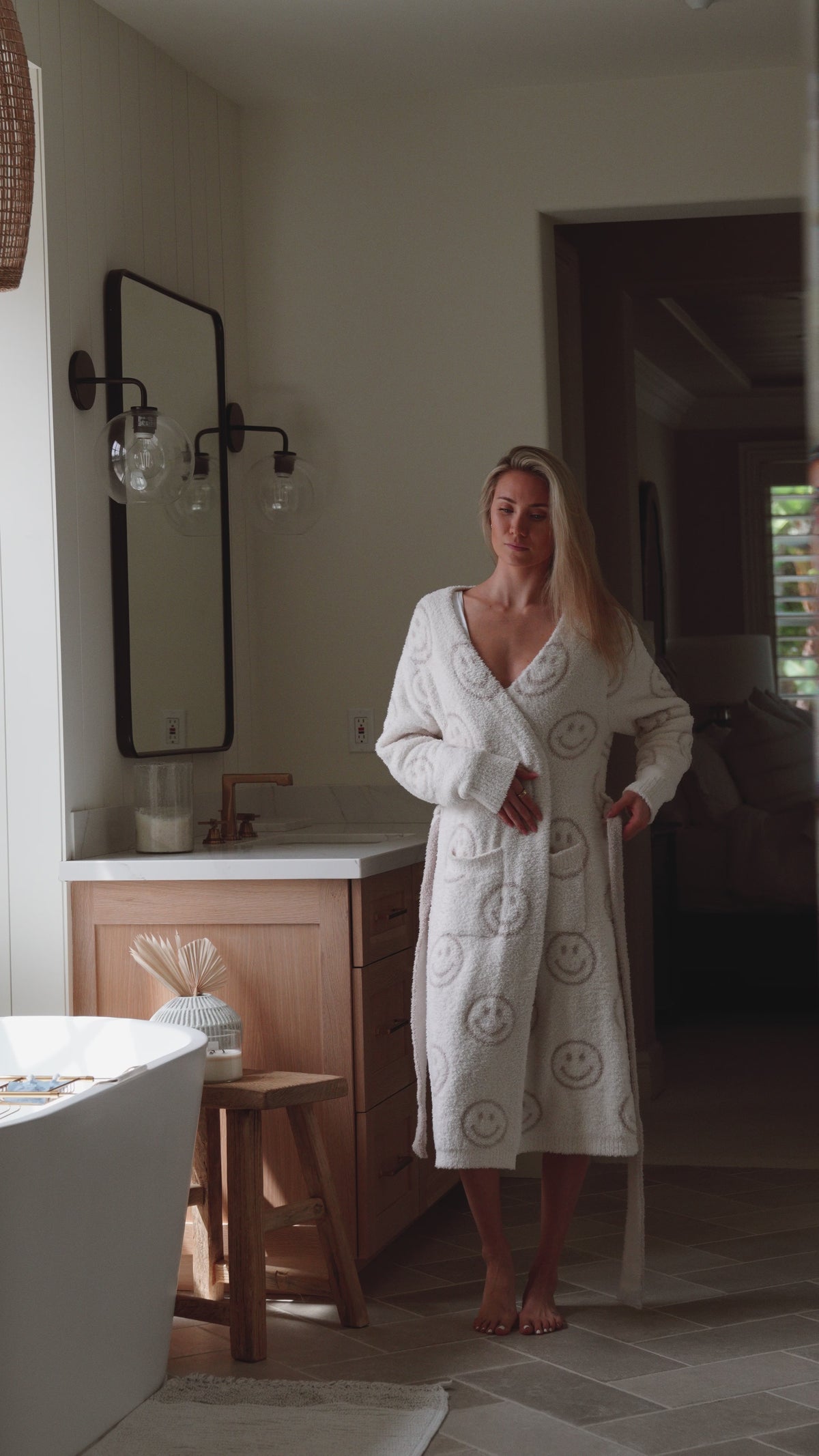 Smiley Luxe Robe – LocalBeach