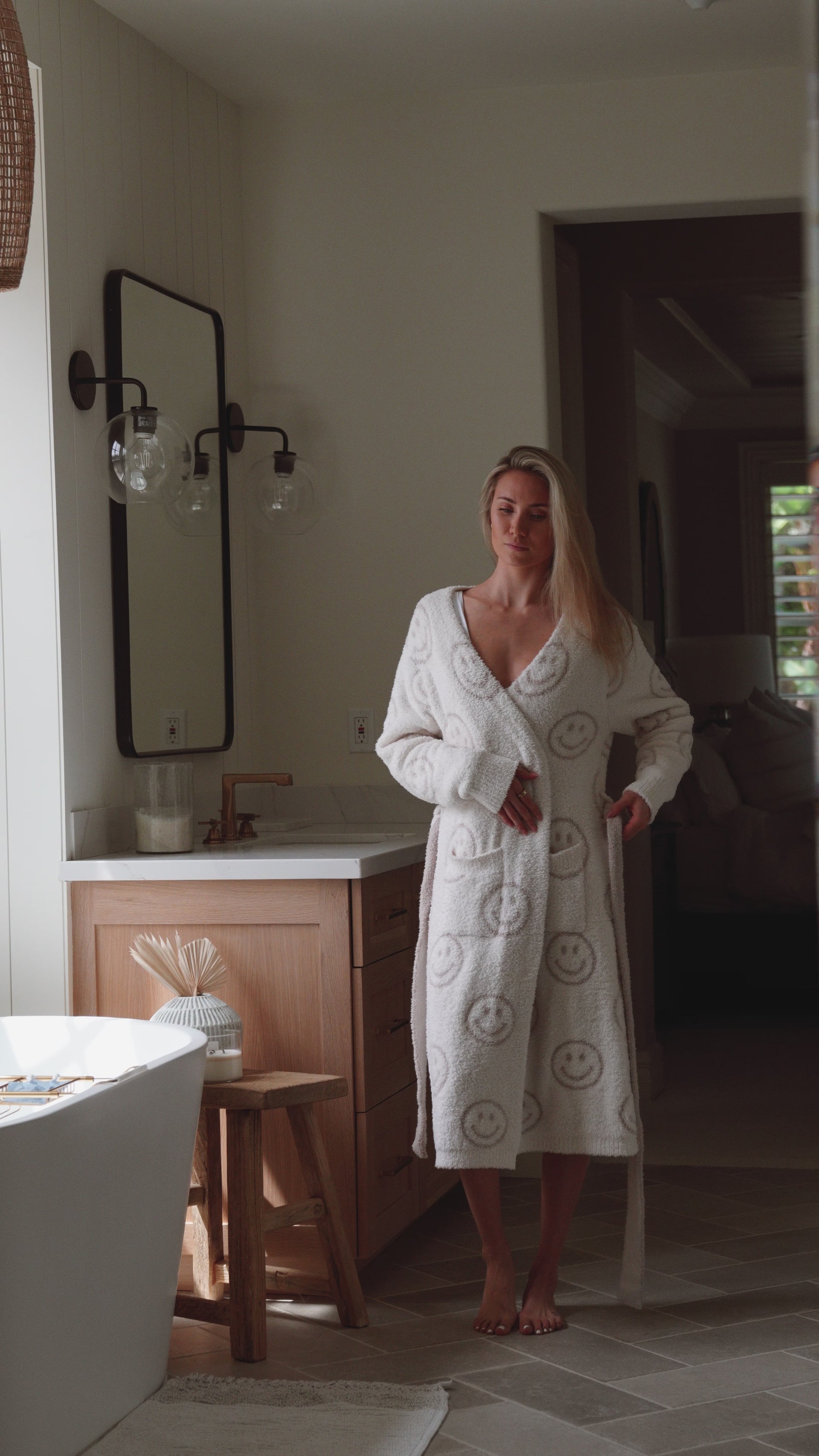 Smiley Luxe Robe – LocalBeach